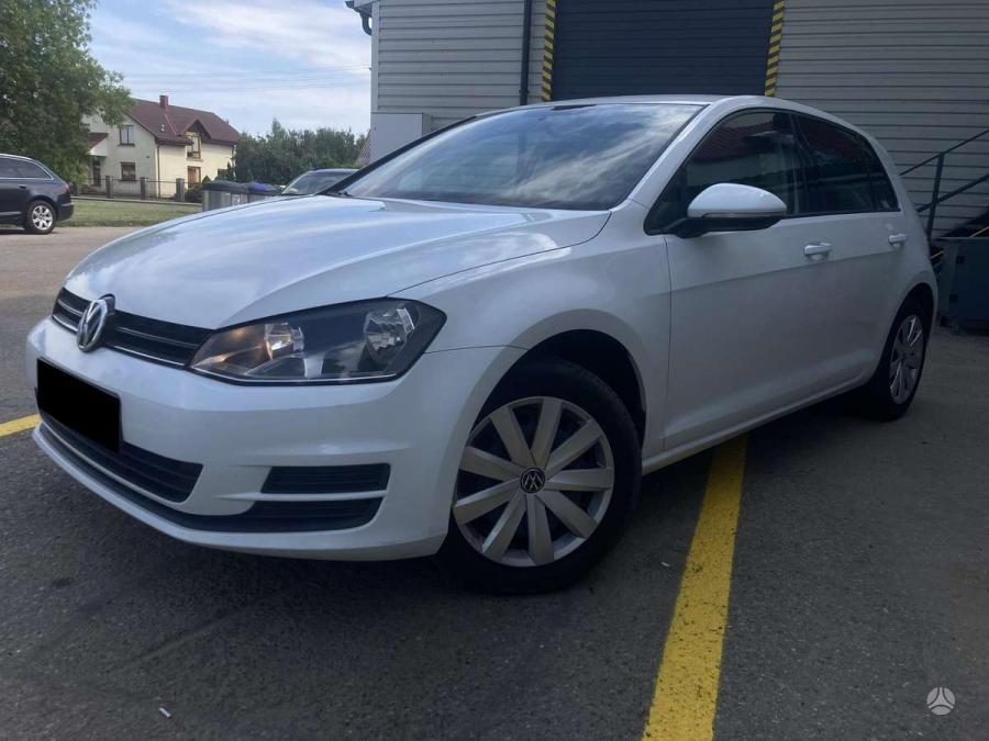 White Volkswagen Golf 2016 in Marijampole, with an engine capacity of 1.60 L and mileage of 287 thousand km for 5950 €, photo 15 on AUTOMOTO.COM.LV