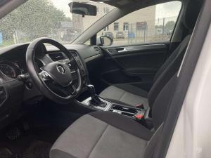 White Volkswagen Golf 2016 in Marijampole, with an engine capacity of 1.60 L and mileage of 287 thousand km for 5950 €, photo 18 on AUTOMOTO.COM.LV