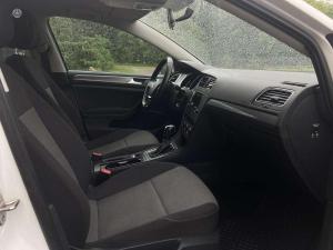 White Volkswagen Golf 2016 in Marijampole, with an engine capacity of 1.60 L and mileage of 287 thousand km for 5950 €, photo 20 on AUTOMOTO.COM.LV