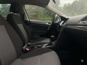 White Volkswagen Golf 2016 in Marijampole, with an engine capacity of 1.60 L and mileage of 287 thousand km for 5950 €, photo 21 on AUTOMOTO.COM.LV