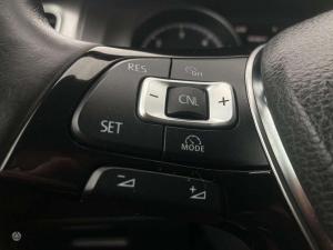 White Volkswagen Golf 2016 in Marijampole, with an engine capacity of 1.60 L and mileage of 287 thousand km for 5950 €, photo 28 on AUTOMOTO.COM.LV