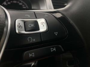 White Volkswagen Golf 2016 in Marijampole, with an engine capacity of 1.60 L and mileage of 287 thousand km for 5950 €, photo 29 on AUTOMOTO.COM.LV