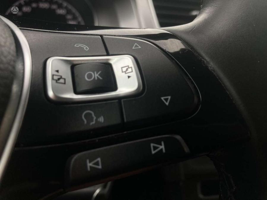 White Volkswagen Golf 2016 in Marijampole, with an engine capacity of 1.60 L and mileage of 287 thousand km for 5950 €, photo 29 on AUTOMOTO.COM.LV