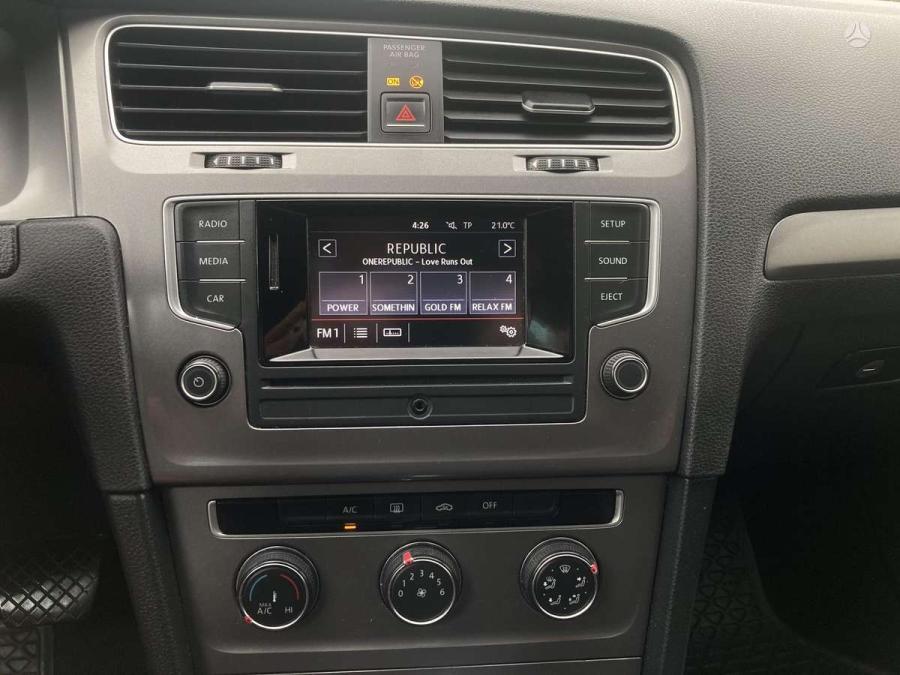 White Volkswagen Golf 2016 in Marijampole, with an engine capacity of 1.60 L and mileage of 287 thousand km for 5950 €, photo 32 on AUTOMOTO.COM.LV