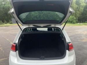 White Volkswagen Golf 2016 in Marijampole, with an engine capacity of 1.60 L and mileage of 287 thousand km for 5950 €, photo 42 on AUTOMOTO.COM.LV
