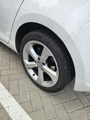 Balts Volkswagen Golf 2016 Rīga, ar dzinēja tilpumu 1.20 L un nobraukumu 135 tūkst. km par 5750 €, foto 6 vietnē AUTOMOTO.COM.LV
