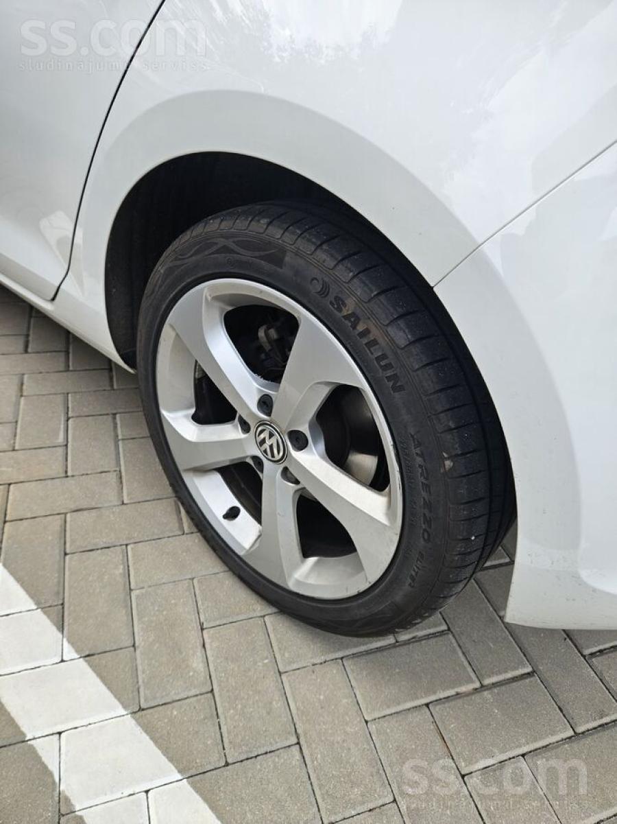 Balts Volkswagen Golf 2016 Rīga, ar dzinēja tilpumu 1.20 L un nobraukumu 135 tūkst. km par 5750 €, foto 6 vietnē AUTOMOTO.COM.LV