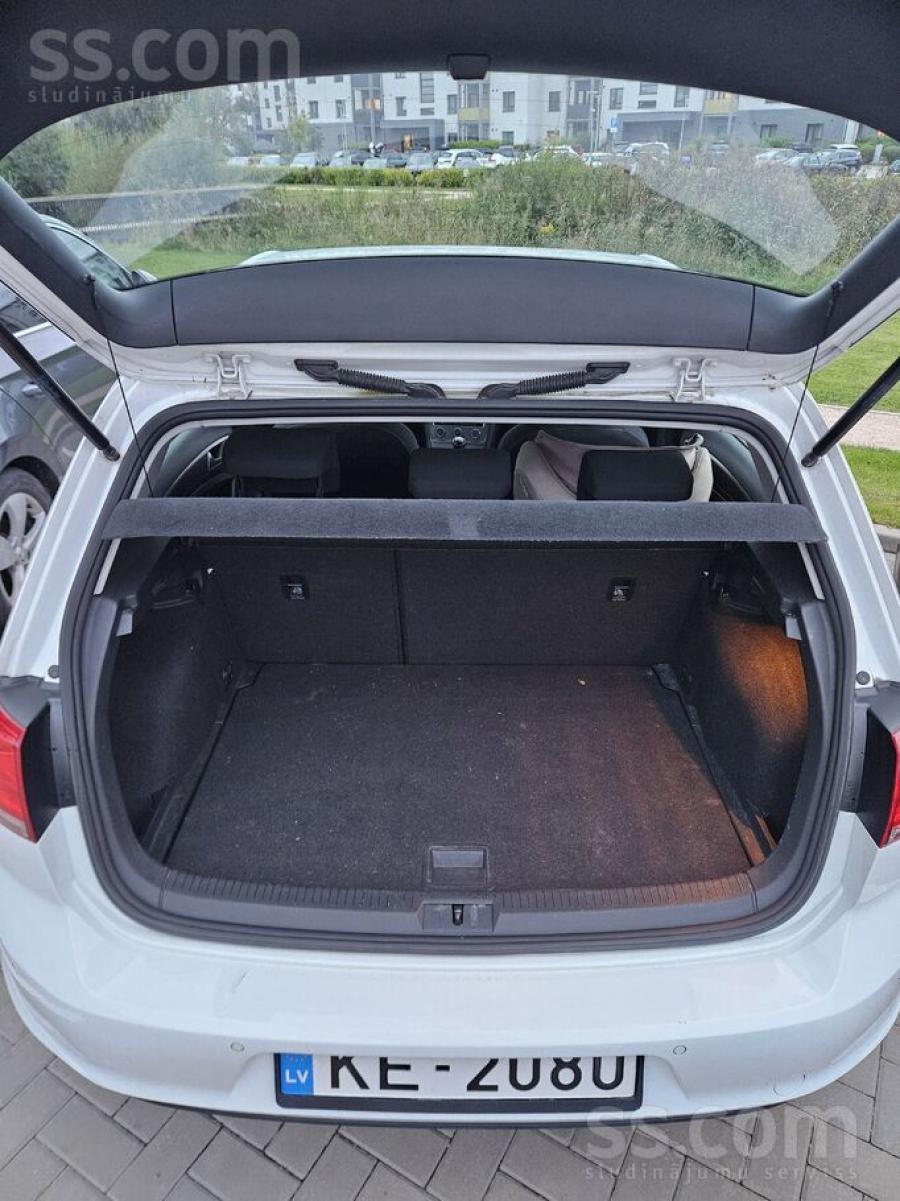 Balts Volkswagen Golf 2016 Rīga, ar dzinēja tilpumu 1.20 L un nobraukumu 135 tūkst. km par 5750 €, foto 8 vietnē AUTOMOTO.COM.LV