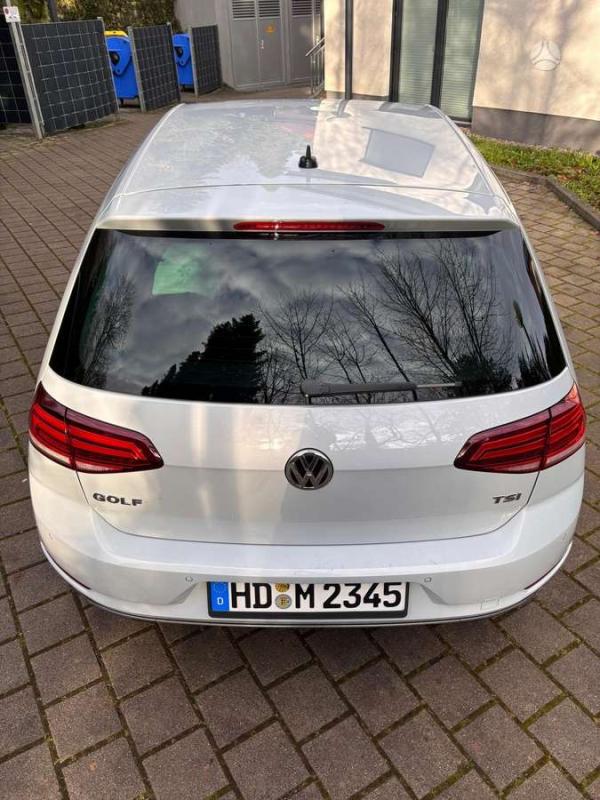 Balts Volkswagen Golf 2017 Viļņa, ar dzinēja tilpumu 1.00 L un nobraukumu 126 tūkst. km par 12900 €, foto 2 vietnē AUTOMOTO.COM.LV