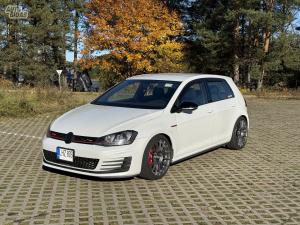 White Volkswagen Golf 2017 in Vilnius, with an engine capacity of 2.00 L and mileage of 120 thousand km for 12900 €, photo 2 on AUTOMOTO.COM.LV