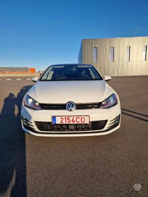 White Volkswagen Golf 2017 in Mazeikiai, with an engine capacity of 1.80 L and mileage of 133 thousand km for 12200 €, photo  on AUTOMOTO.COM.LV