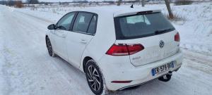 White Volkswagen Golf 2017 in Panevezys, with an engine capacity of 1.60 L and mileage of 259 thousand km for 8300 €, photo 4 on AUTOMOTO.COM.LV
