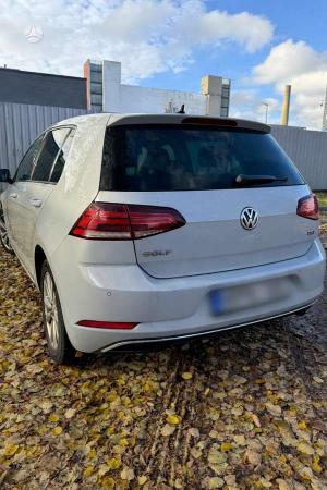 White Volkswagen Golf 2017 in Kaunas, with an engine capacity of 1.40 L and mileage of 160 thousand km for 8500 €, photo 5 on AUTOMOTO.COM.LV