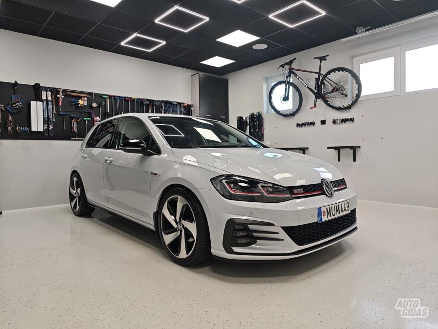 Balts Volkswagen Golf 2017 Panevēža, ar dzinēja tilpumu 1.40 L un nobraukumu 88 tūkst. km par 15400 €, foto 4 vietnē AUTOMOTO.COM.LV