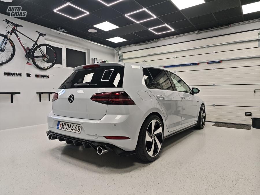 Balts Volkswagen Golf 2017 Panevēža, ar dzinēja tilpumu 1.40 L un nobraukumu 88 tūkst. km par 15400 €, foto 5 vietnē AUTOMOTO.COM.LV