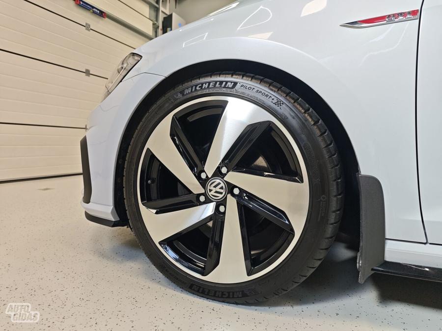 Balts Volkswagen Golf 2017 Panevēža, ar dzinēja tilpumu 1.40 L un nobraukumu 88 tūkst. km par 15400 €, foto 8 vietnē AUTOMOTO.COM.LV