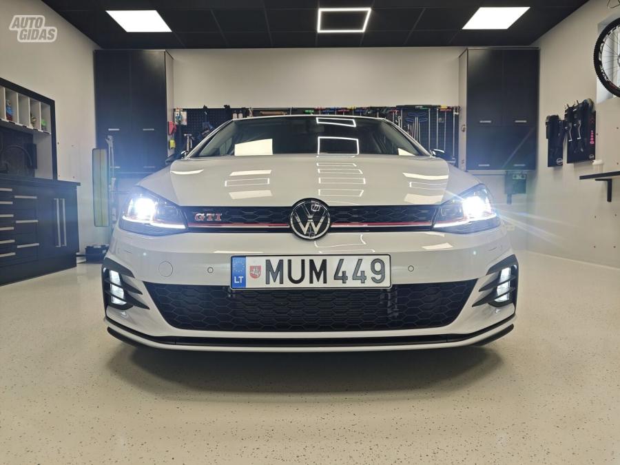 Balts Volkswagen Golf 2017 Panevēža, ar dzinēja tilpumu 1.40 L un nobraukumu 88 tūkst. km par 15400 €, foto 11 vietnē AUTOMOTO.COM.LV