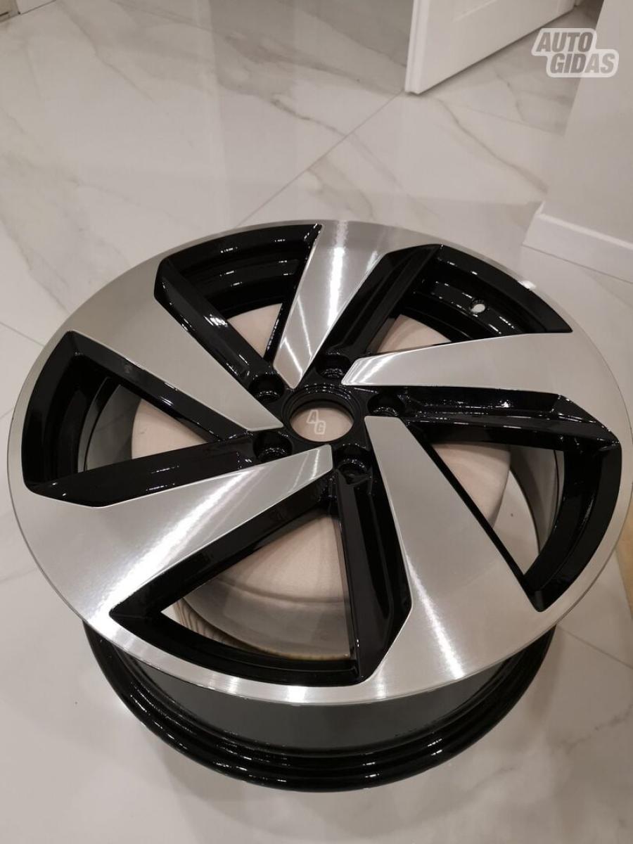 Balts Volkswagen Golf 2017 Panevēža, ar dzinēja tilpumu 1.40 L un nobraukumu 88 tūkst. km par 15400 €, foto 27 vietnē AUTOMOTO.COM.LV