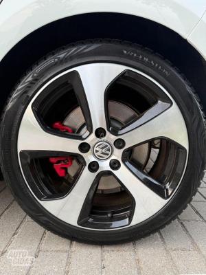 Balts Volkswagen Golf 2017 Viļņa, ar dzinēja tilpumu 2.00 L un nobraukumu 94 tūkst. km par 16350 €, foto 17 vietnē AUTOMOTO.COM.LV