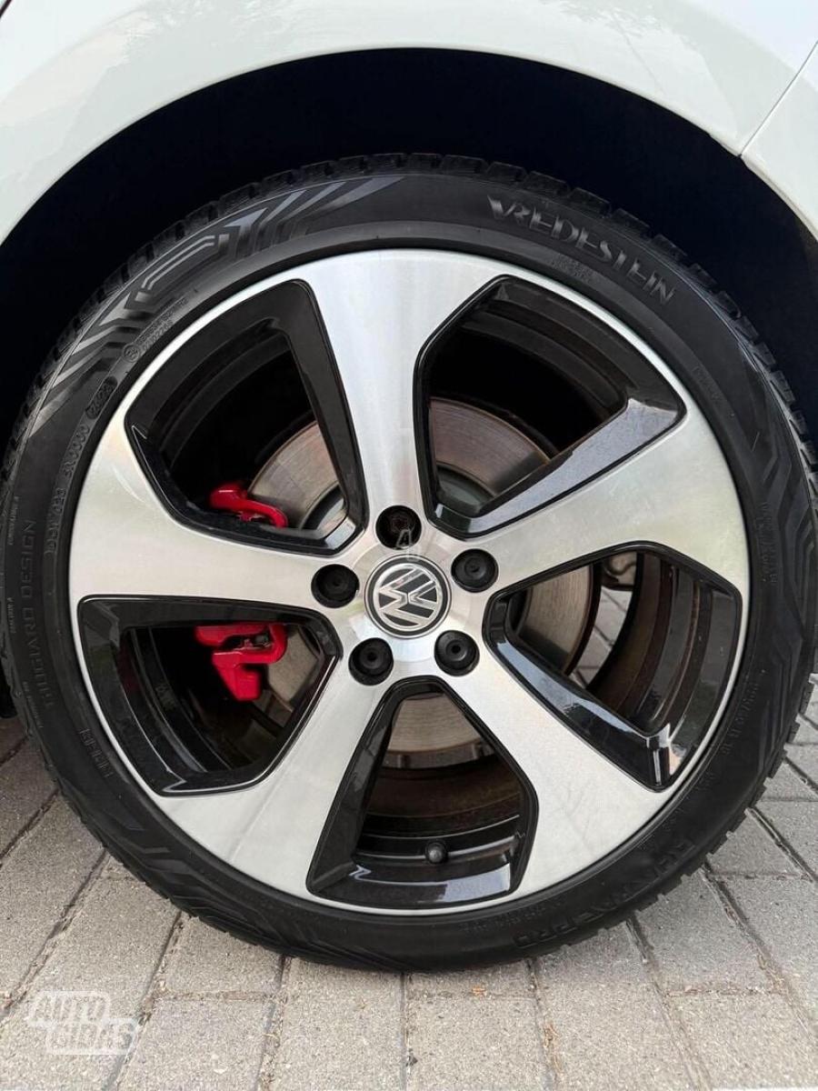 Balts Volkswagen Golf 2017 Viļņa, ar dzinēja tilpumu 2.00 L un nobraukumu 94 tūkst. km par 16350 €, foto 17 vietnē AUTOMOTO.COM.LV