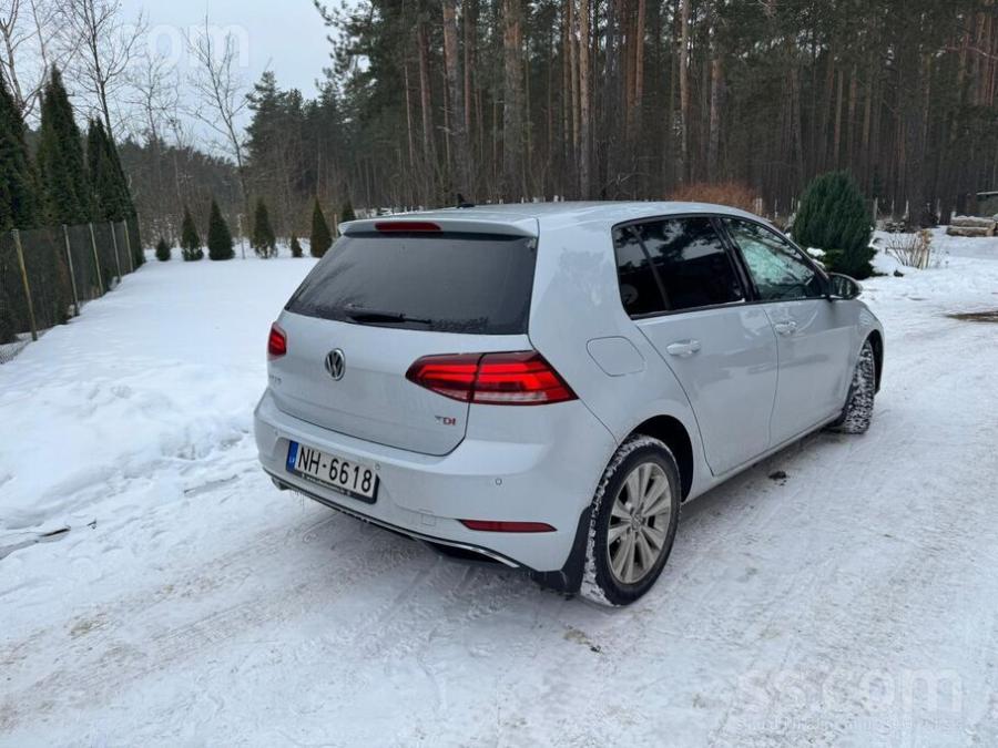 White Volkswagen Golf 2017 in Riga, with an engine capacity of 1.60 L and mileage of 287 thousand km for 7800 €, photo 6 on AUTOMOTO.COM.LV