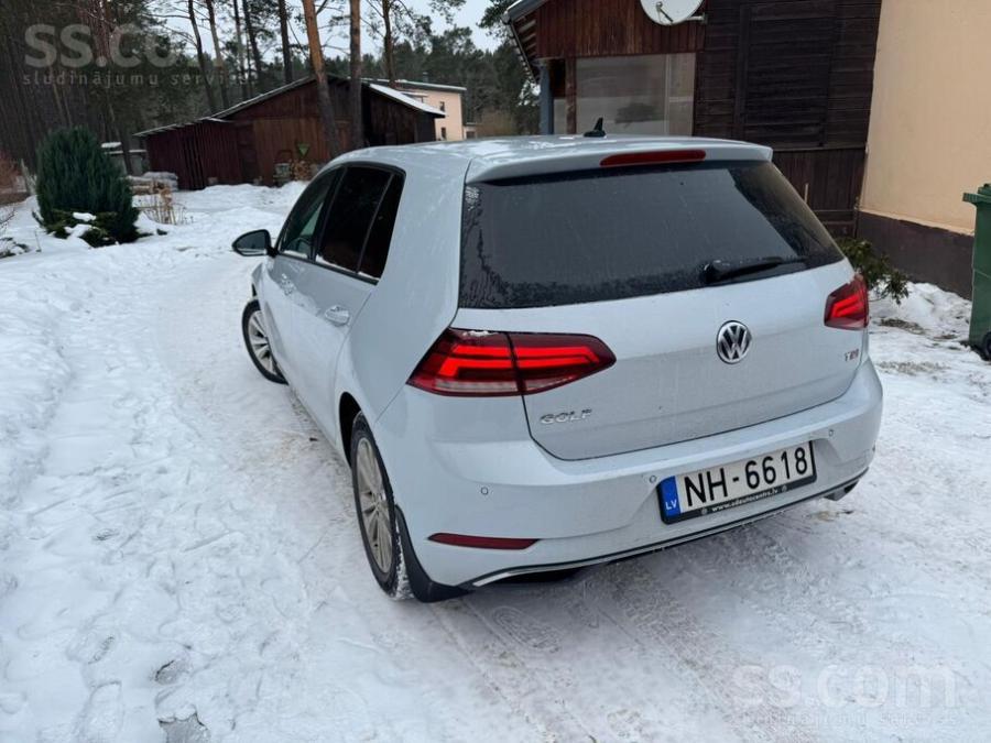White Volkswagen Golf 2017 in Riga, with an engine capacity of 1.60 L and mileage of 287 thousand km for 7800 €, photo 7 on AUTOMOTO.COM.LV
