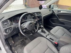 White Volkswagen Golf 2017 in Riga, with an engine capacity of 1.60 L and mileage of 287 thousand km for 7800 €, photo 9 on AUTOMOTO.COM.LV