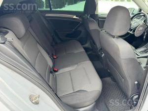 White Volkswagen Golf 2017 in Riga, with an engine capacity of 1.60 L and mileage of 287 thousand km for 7800 €, photo 12 on AUTOMOTO.COM.LV