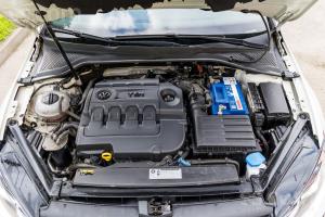 Balts Volkswagen Golf 2017 Talsi, ar dzinēja tilpumu 2.00 L un nobraukumu 200 tūkst. km par 15850 €, foto 13 vietnē AUTOMOTO.COM.LV