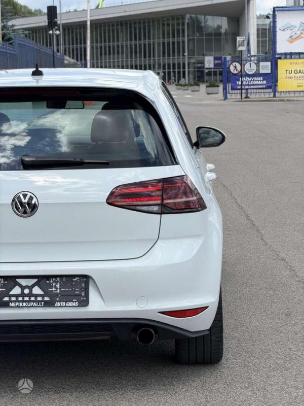 Balts Volkswagen Golf 2017 Viļņa, ar dzinēja tilpumu 1.98 L un nobraukumu 93 tūkst. km par 16000 €, foto 4 vietnē AUTOMOTO.COM.LV