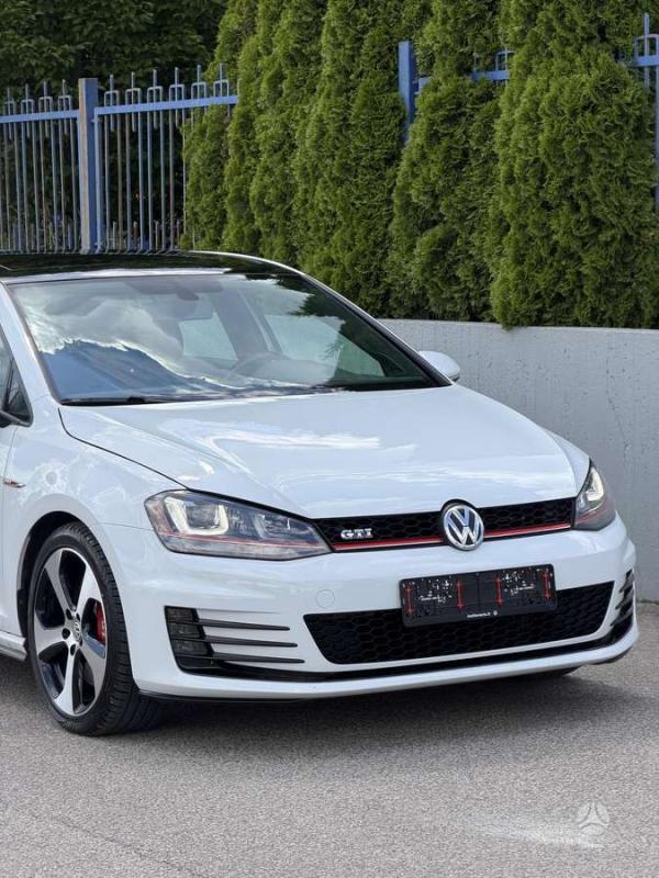 Balts Volkswagen Golf 2017 Viļņa, ar dzinēja tilpumu 1.98 L un nobraukumu 93 tūkst. km par 16000 €, foto 6 vietnē AUTOMOTO.COM.LV