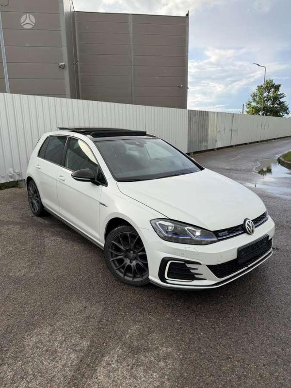Balts Volkswagen Golf 2017 Kauņa, ar dzinēja tilpumu 1.40 L un nobraukumu 188 tūkst. km par 13650 €, foto 1 vietnē AUTOMOTO.COM.LV