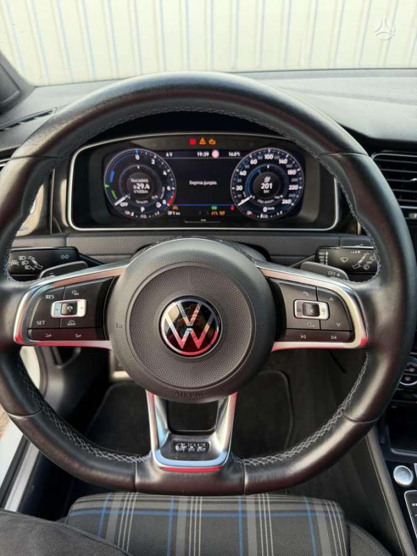 Balts Volkswagen Golf 2017 Kauņa, ar dzinēja tilpumu 1.40 L un nobraukumu 188 tūkst. km par 13650 €, foto 8 vietnē AUTOMOTO.COM.LV