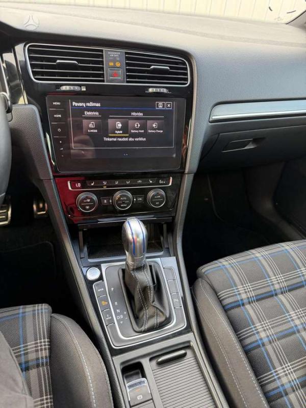 Balts Volkswagen Golf 2017 Kauņa, ar dzinēja tilpumu 1.40 L un nobraukumu 188 tūkst. km par 13650 €, foto 10 vietnē AUTOMOTO.COM.LV