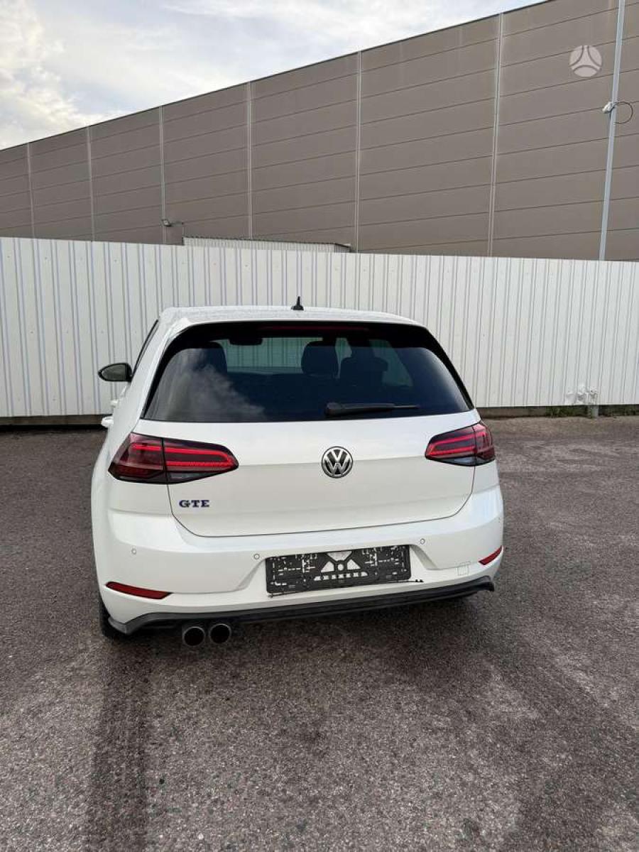 White Volkswagen Golf 2017 in Kaunas, with an engine capacity of 1.40 L and mileage of 188 thousand km for 13650 €, photo 14 on AUTOMOTO.COM.LV