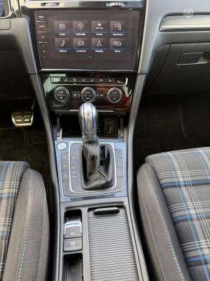 White Volkswagen Golf 2017 in Kaunas, with an engine capacity of 1.40 L and mileage of 188 thousand km for 13650 €, photo 15 on AUTOMOTO.COM.LV