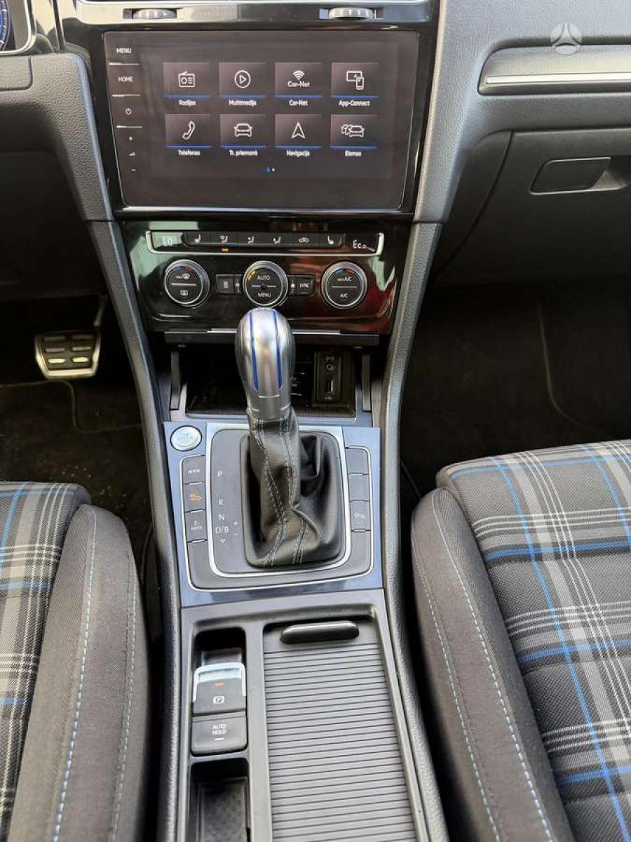 White Volkswagen Golf 2017 in Kaunas, with an engine capacity of 1.40 L and mileage of 188 thousand km for 13650 €, photo 15 on AUTOMOTO.COM.LV