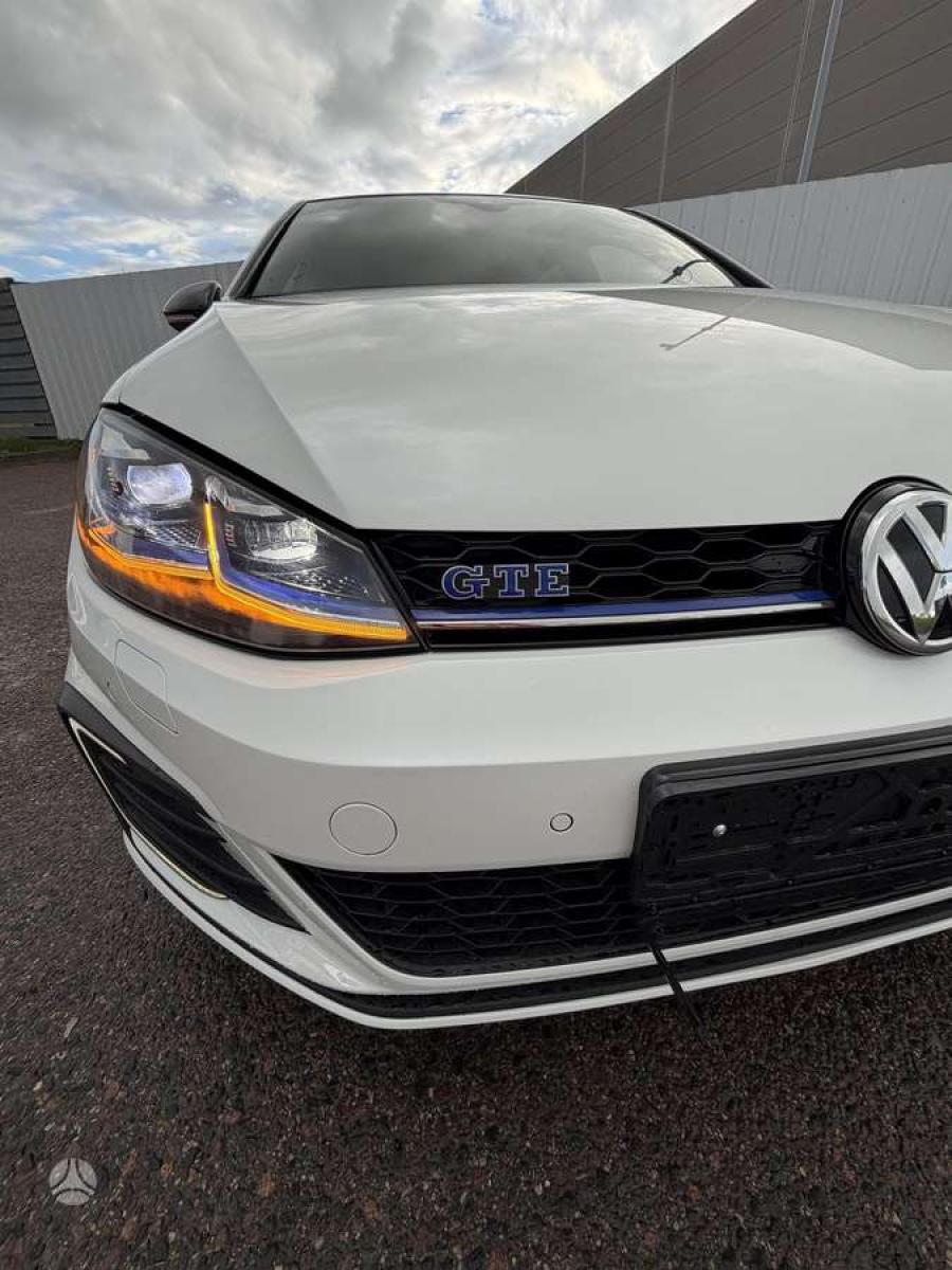 White Volkswagen Golf 2017 in Kaunas, with an engine capacity of 1.40 L and mileage of 188 thousand km for 13650 €, photo 18 on AUTOMOTO.COM.LV