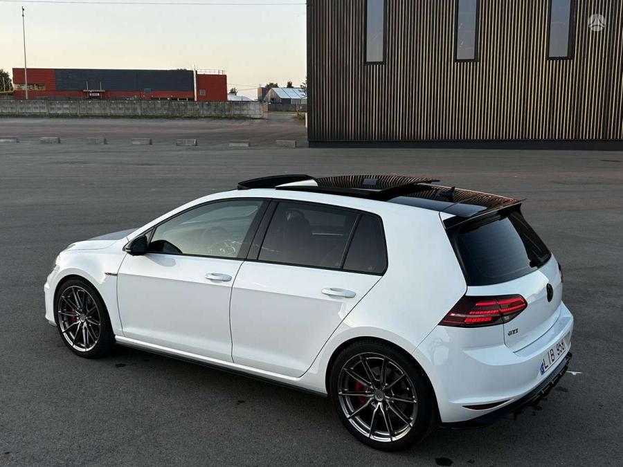 Balts Volkswagen Golf 2017 Mažeikiai, ar dzinēja tilpumu 2.00 L un nobraukumu 118 tūkst. km par 14400 €, foto 1 vietnē AUTOMOTO.COM.LV