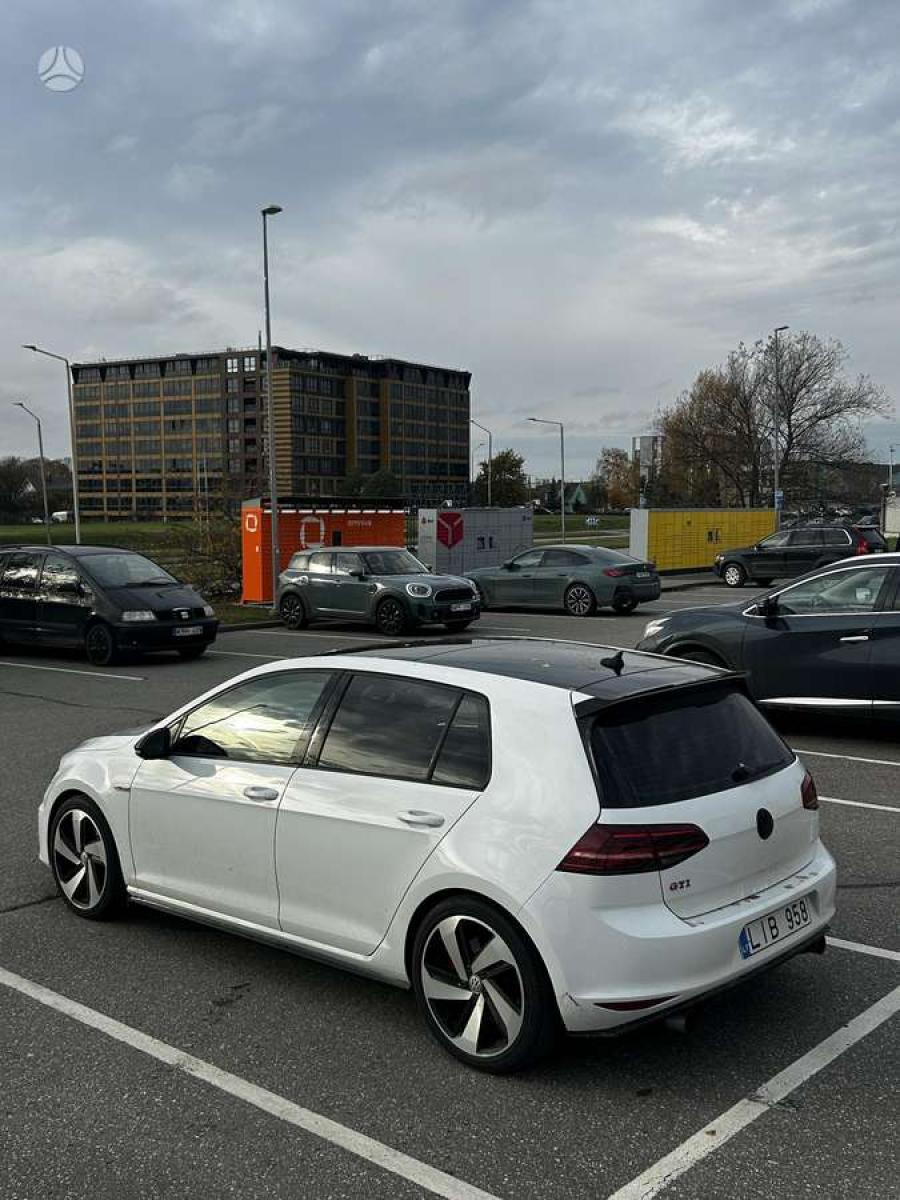 Balts Volkswagen Golf 2017 Mažeikiai, ar dzinēja tilpumu 2.00 L un nobraukumu 118 tūkst. km par 14400 €, foto 14 vietnē AUTOMOTO.COM.LV