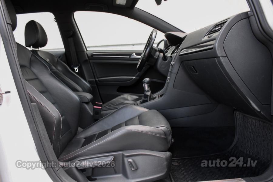 White Volkswagen Golf 2017 in Tallinn, with an engine capacity of 2.00 L and mileage of 115 thousand km for 22500 €, photo 15 on AUTOMOTO.COM.LV