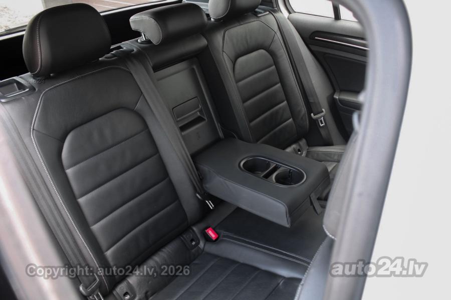 White Volkswagen Golf 2017 in Tallinn, with an engine capacity of 2.00 L and mileage of 115 thousand km for 22500 €, photo 18 on AUTOMOTO.COM.LV