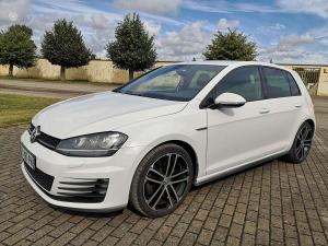 White Volkswagen Golf 2017 in Klaipeda, with an engine capacity of 1.97 L and mileage of 301 thousand km for 10250 €, photo 3 on AUTOMOTO.COM.LV