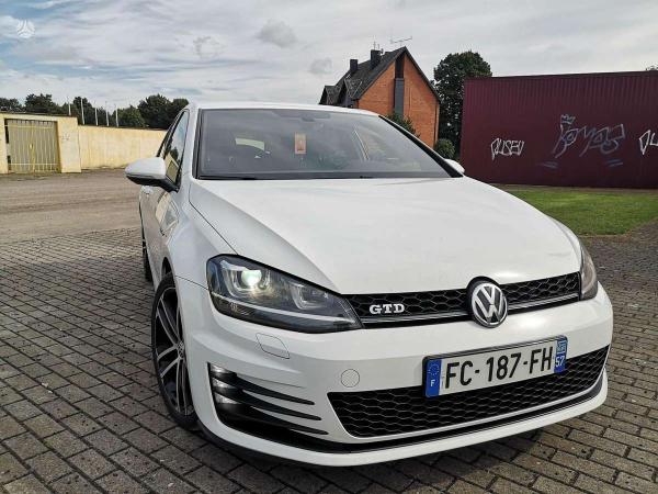 White Volkswagen Golf 2017 in Klaipeda, with an engine capacity of 1.97 L and mileage of 301 thousand km for 10250 €, photo 9 on AUTOMOTO.COM.LV