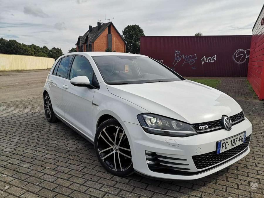 White Volkswagen Golf 2017 in Klaipeda, with an engine capacity of 1.97 L and mileage of 301 thousand km for 10250 €, photo 10 on AUTOMOTO.COM.LV