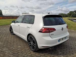 White Volkswagen Golf 2017 in Klaipeda, with an engine capacity of 1.97 L and mileage of 301 thousand km for 10250 €, photo 14 on AUTOMOTO.COM.LV