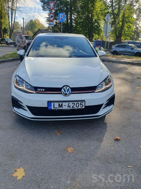Balts Volkswagen Golf 2017 Rīga, ar dzinēja tilpumu 2.00 L un nobraukumu 102 tūkst. km par 16800 €, foto 1 vietnē AUTOMOTO.COM.LV
