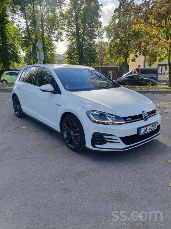 Balts Volkswagen Golf 2017 Rīga, ar dzinēja tilpumu 2.00 L un nobraukumu 102 tūkst. km par 16800 €, foto 3 vietnē AUTOMOTO.COM.LV