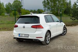 White Volkswagen Golf 2018 in Riga, with an engine capacity of 1.40 L and mileage of 0 thousand km for 13990 €, photo 6 on AUTOMOTO.COM.LV