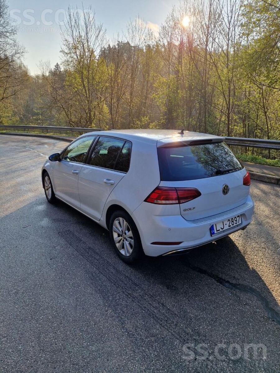 White Volkswagen Golf 2018 in Riga, with an engine capacity of 1.60 L and mileage of 214 thousand km for 9000 €, photo 4 on AUTOMOTO.COM.LV